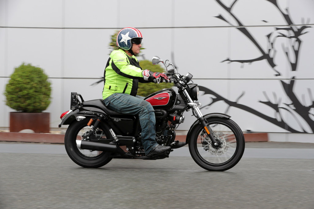 Prueba MACBOR ROCKSTER 125 2017. LA PRESENTACIÓN - motorADN.com