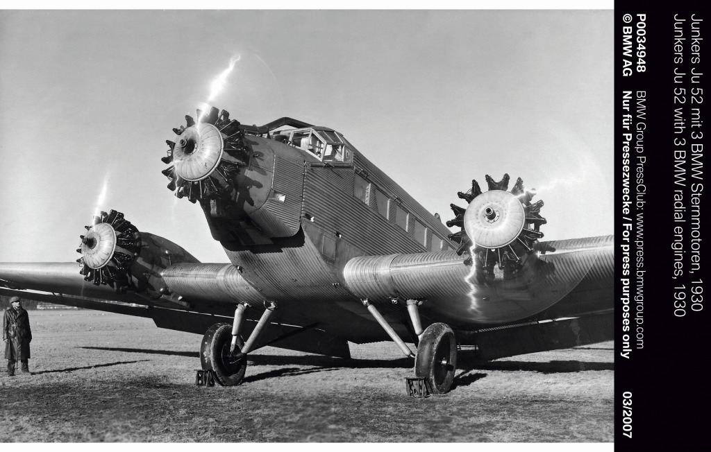 Fotos MOTOS BMW CON MOTOR DE AVIÓN Y DE COCHE (30 imágenes) - motorADN.com