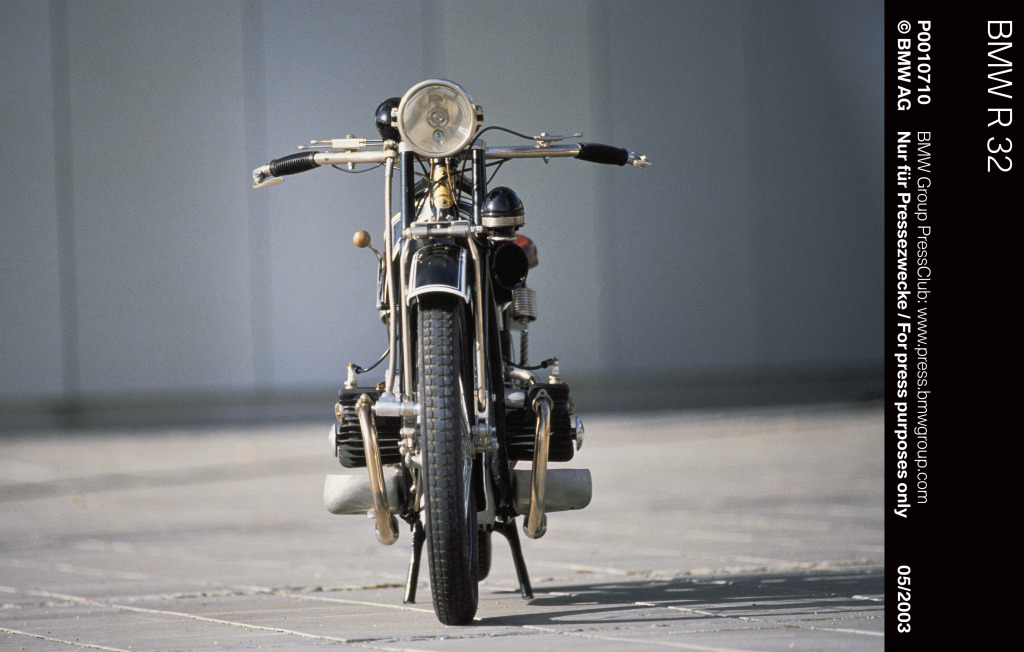 Fotos MOTOS BMW CON MOTOR DE AVIÓN Y DE COCHE (30 imágenes) - motorADN.com