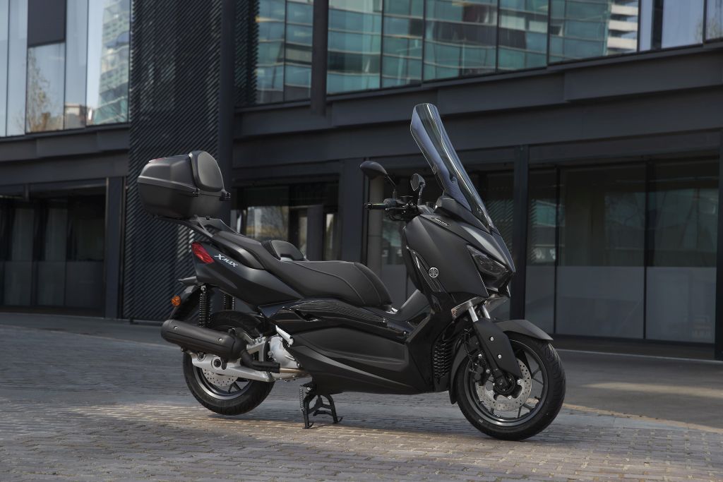 PRUEBA YAMAHA XMAX IRONMAX 300: LA PRESENTACIÓN - motorADN.com