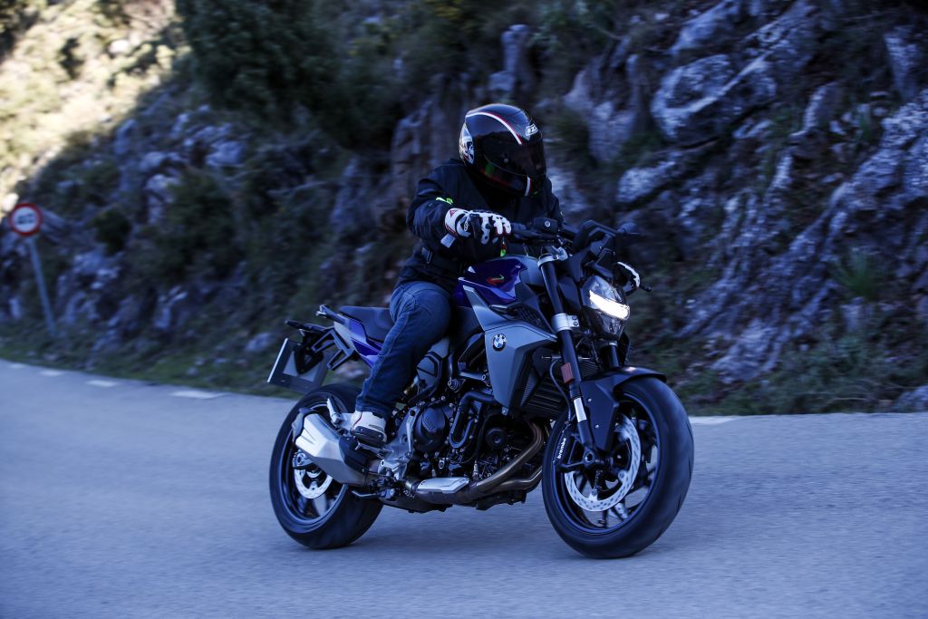 PRUEBA BMW F900R 2020: LA PRESENTACIÓN - motorADN.com