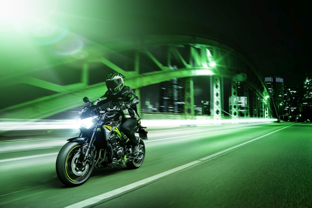 PRUEBA KAWASAKI Z900 2020: VERDE AÚN MAS BRILLANTE - motorADN.com